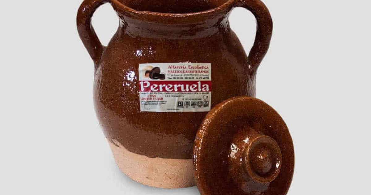 Puchero de barro especial para lumbre con dos asas y tapa - Alfarería ...